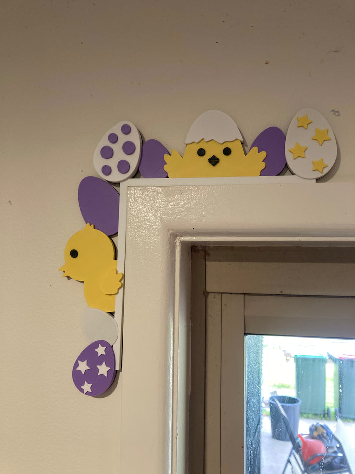 Cute Easter Chick Door Corner Decoration – Creative Layers